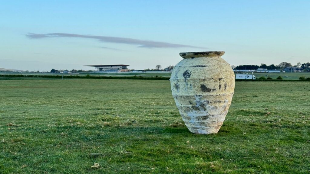 Atlantis Beehive Jar – Caragh Nurseries